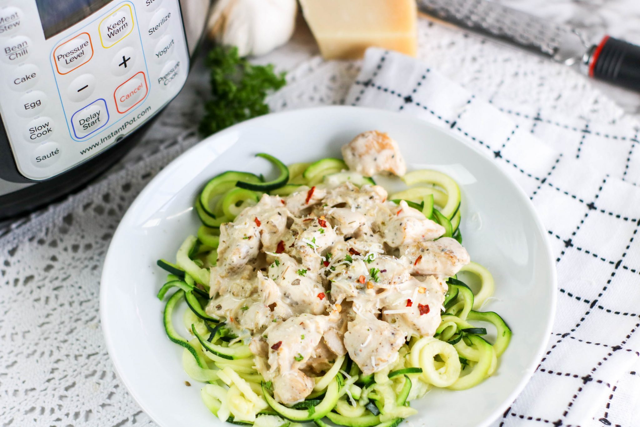 Instant Pot Creamy Garlic Chicken